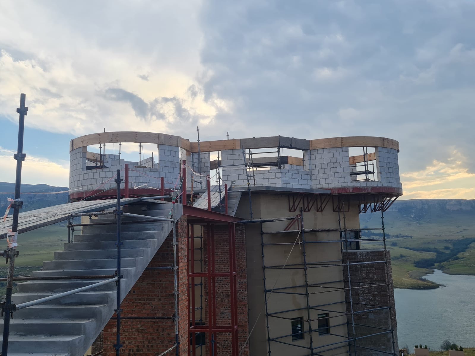 Dragon’s Nest – Sterkfontein Dam – MRH Consulting Engineers